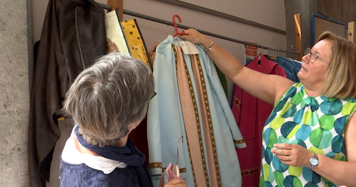 Soignies : les costumes de la Procession trouvent acquéreurs | Antenne ...